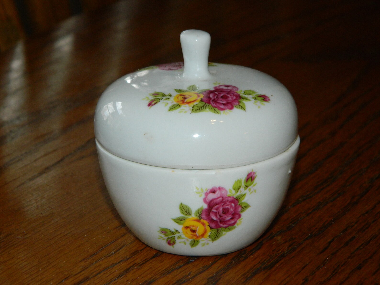 Vintage Apple Shaped Keepsake Box. A Small White Glossy Floral - Etsy