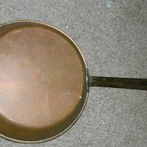 A Vintage Copper & Stainless Long Handle Frying Pan W/a Brass Handle. A ...