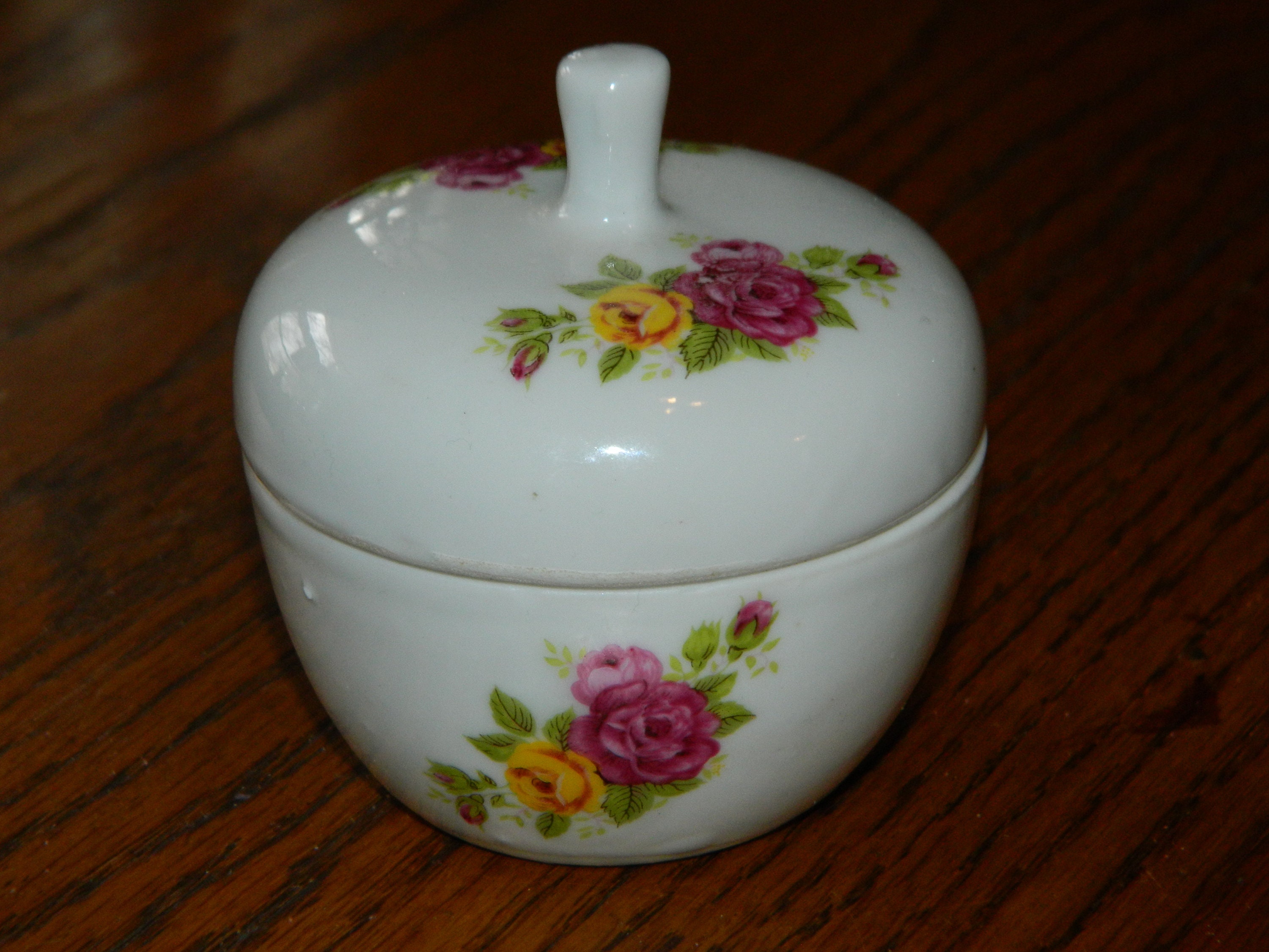 Vintage Apple Shaped Keepsake Box. A Small White Glossy Floral - Etsy