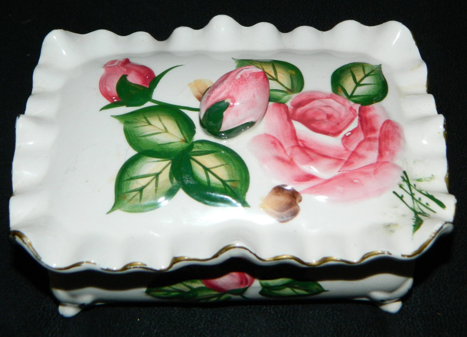 A Lovely Rose Floral Keepsake Box~a Ceramic Pink, Gold & White Dish W ...