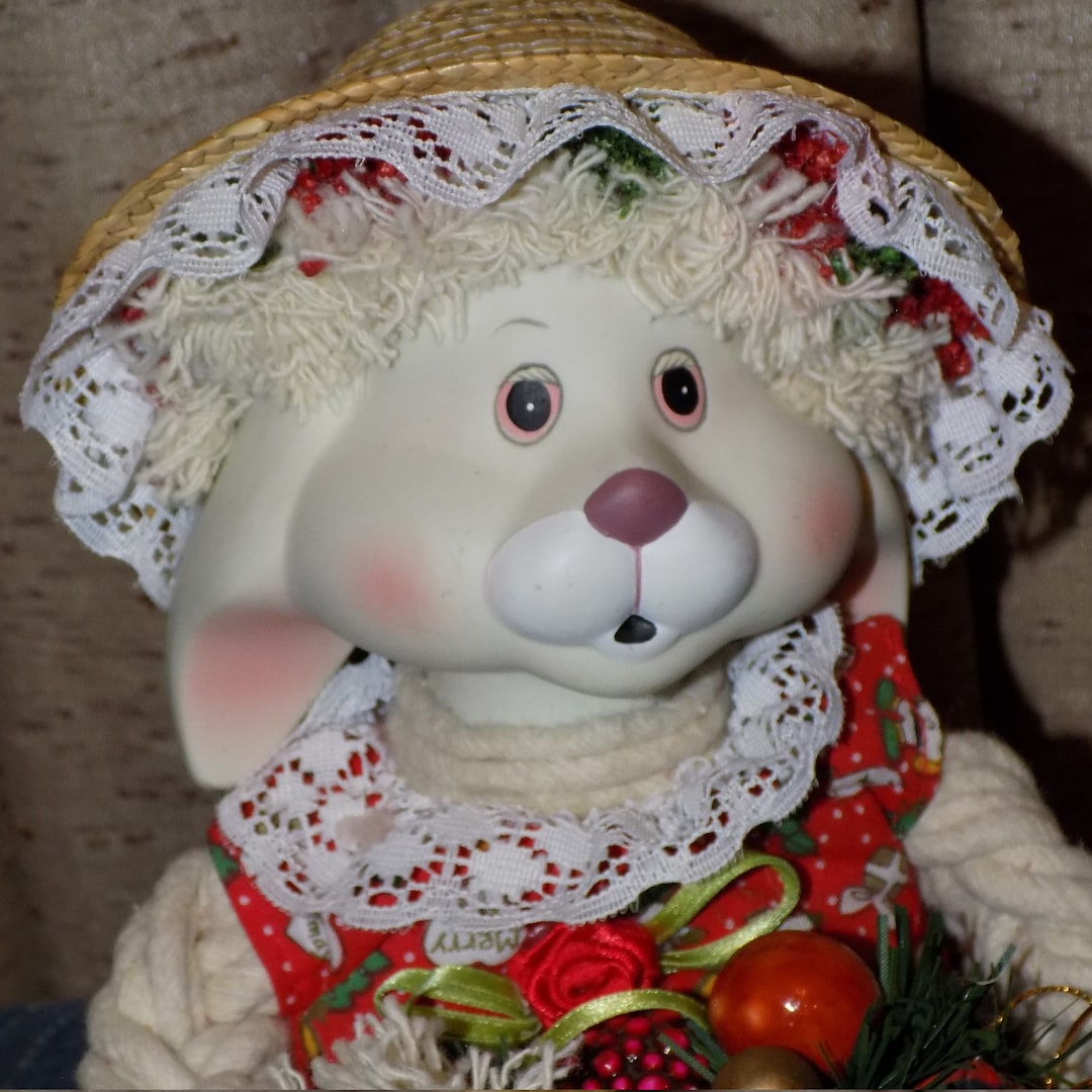 Vintage 1993 House of Lloyds Christmas Flossie Rabbit. A Christmas ...