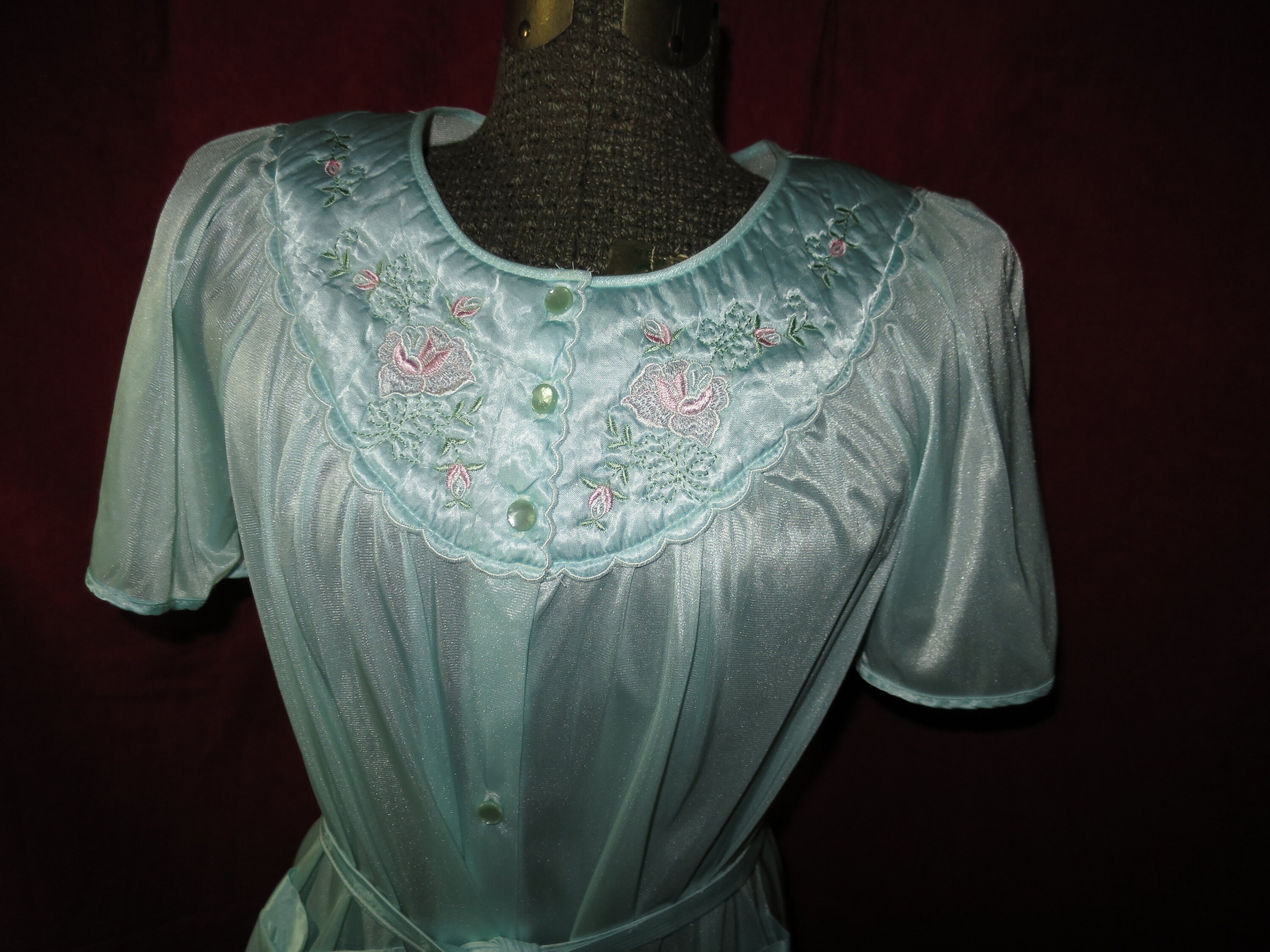 Vintage Quiet Moments Robe Quilted Embroidered Top Size Small Blue With ...