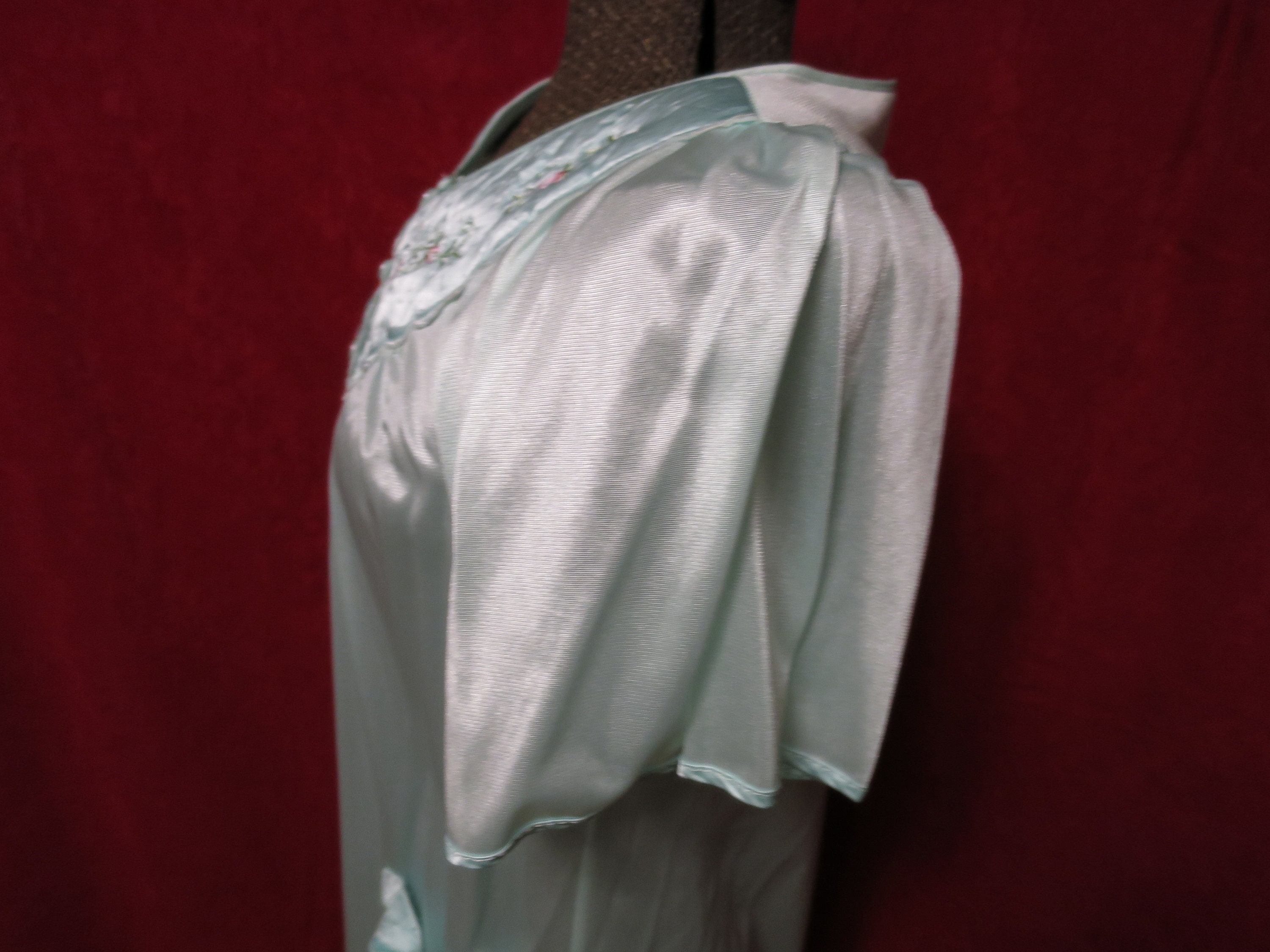 Vintage Quiet Moments Robe Quilted Embroidered Top Size Small - Etsy ...