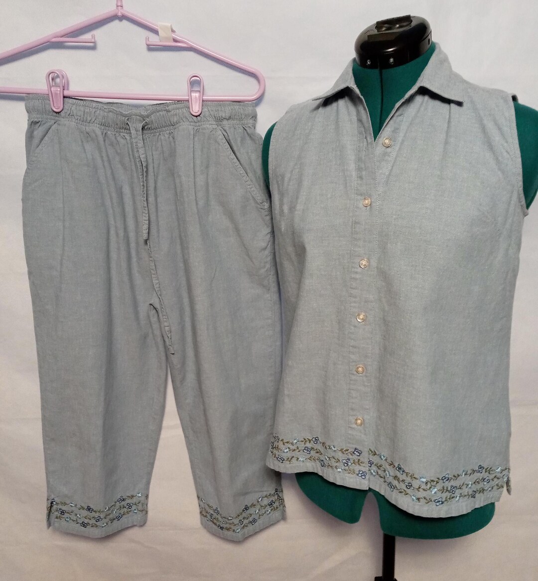 Vintage Classic Elements Women's Capri Set 2pc Sleeveless Top and Capri ...