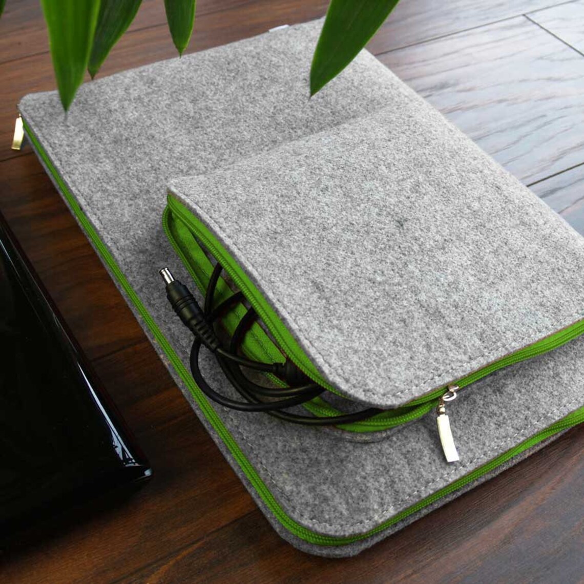 MACBOOK LAPTOP SLEEVE Felt Notebook Cover With Green Zipper - Etsy