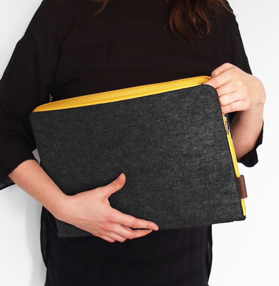 FELT LAPTOP SLEEVE 02 MacBook Cover Dark Gray With Yellow - Etsy