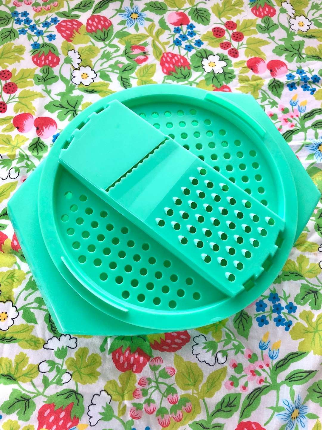 Green Tupperware Grater Bowl, Vintage Tupperware Grater, Green ...