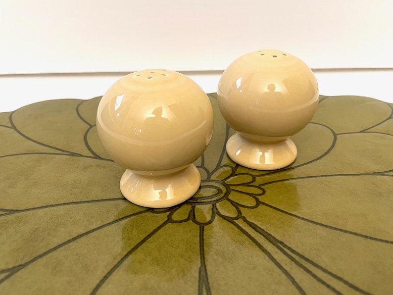 Homer Laughlin Fiesta Ivory Salt and Pepper Set Fiesta Round - Etsy