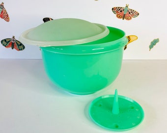 Tupperware Lettuce Keeper Crisp It Salad Storage Bowl, Jade Green 1424 ...