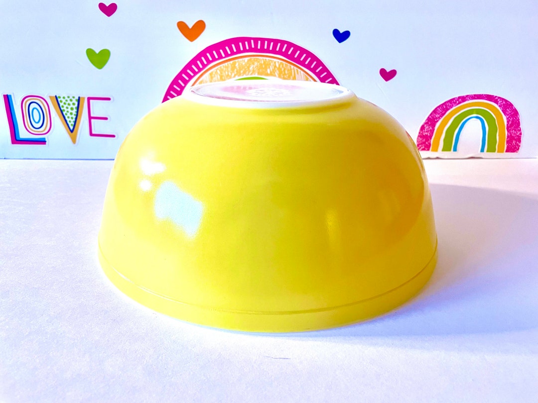 Yellow Pyrex 404 Mixing Bowl, Yellow Pyrex Primary, 4 Quart Nesting ...