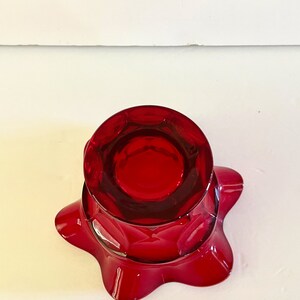 Viking Georgian Ruby Vase, Bright Ruby Red Honeycomb Vase, Red Ruffled ...