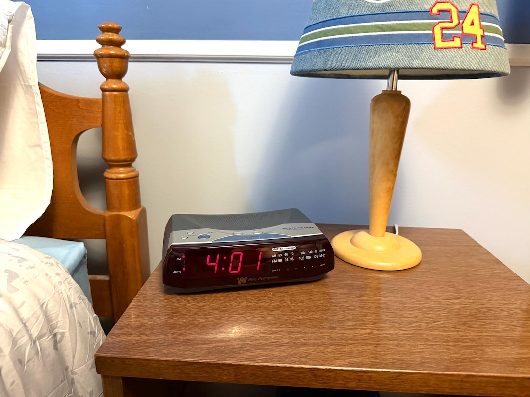 Vintage 90s Digital Alarm Clock Radio, White-westinghouse WCR11090 - Etsy