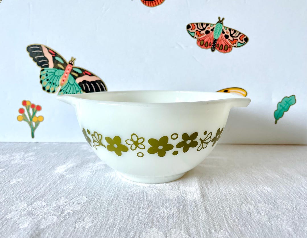 Pyrex Spring Blossom 441 Cinderella Nesting Bowl, Pyrex Crazy Daisy 1.5 ...