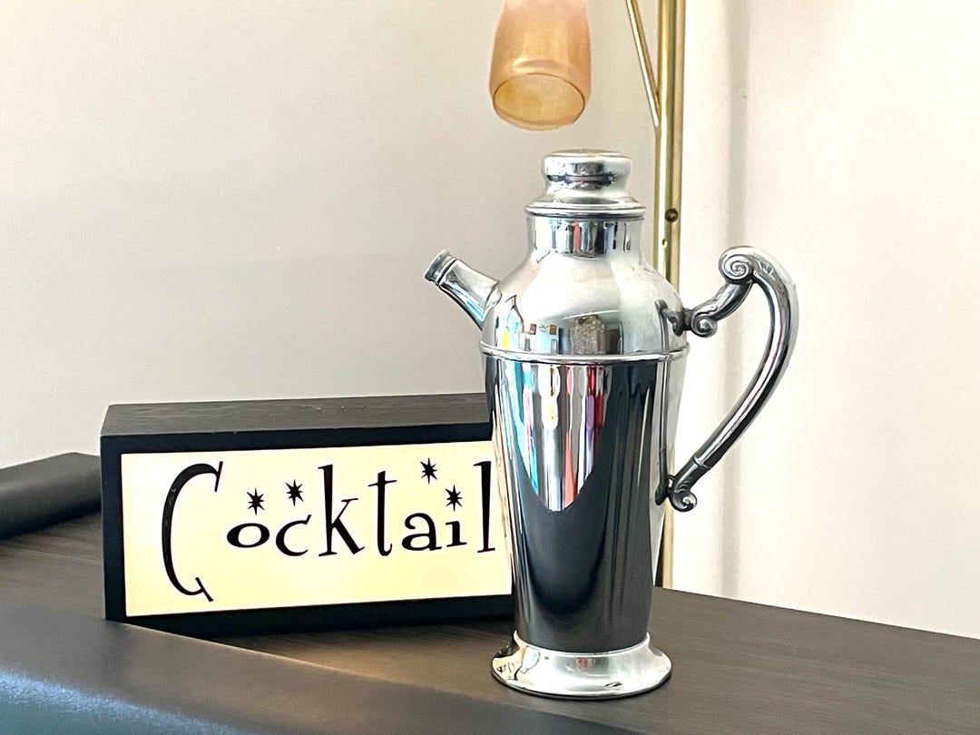 Art Deco Cocktail Shaker, Vintage Martini Shaker, Chrome Cocktail ...