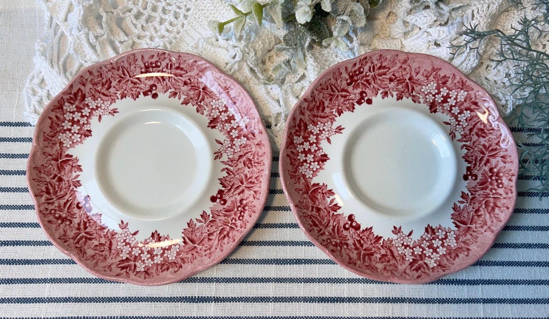 Par de platillos antiguos en rojo y blanco “Anne Hathaway’s Cottage ...