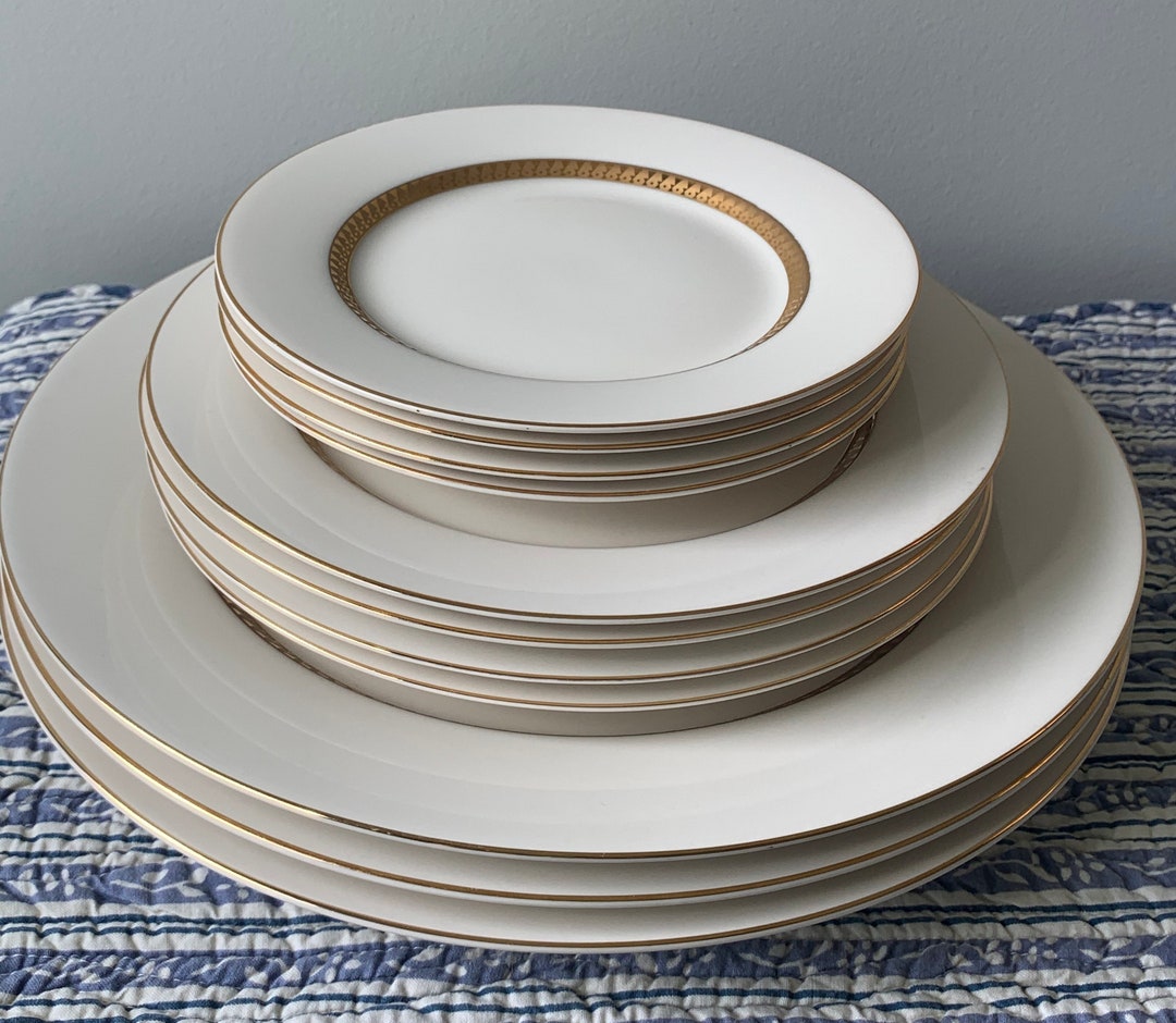 Classic off White Dinner Plates With Gold Trim Nikko Plate Set ...