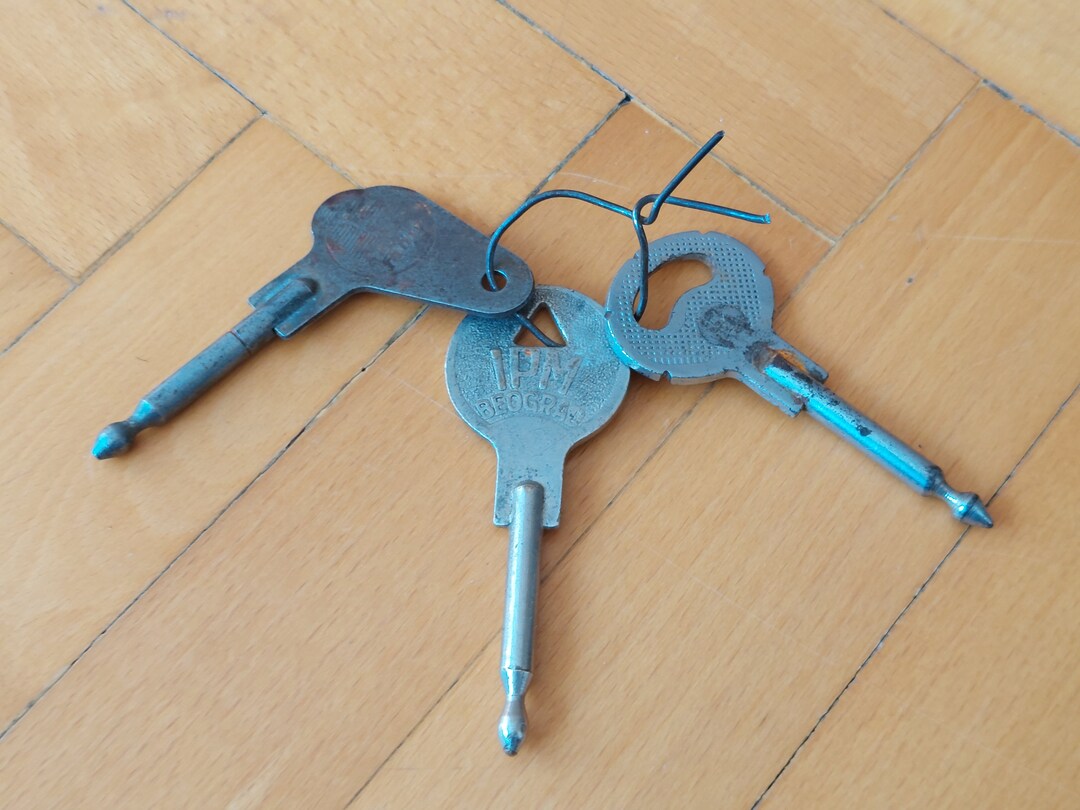 Lot of 3 Vintage Trucks Keys/ Machines Keys/ Unusual Keys From 60's and ...