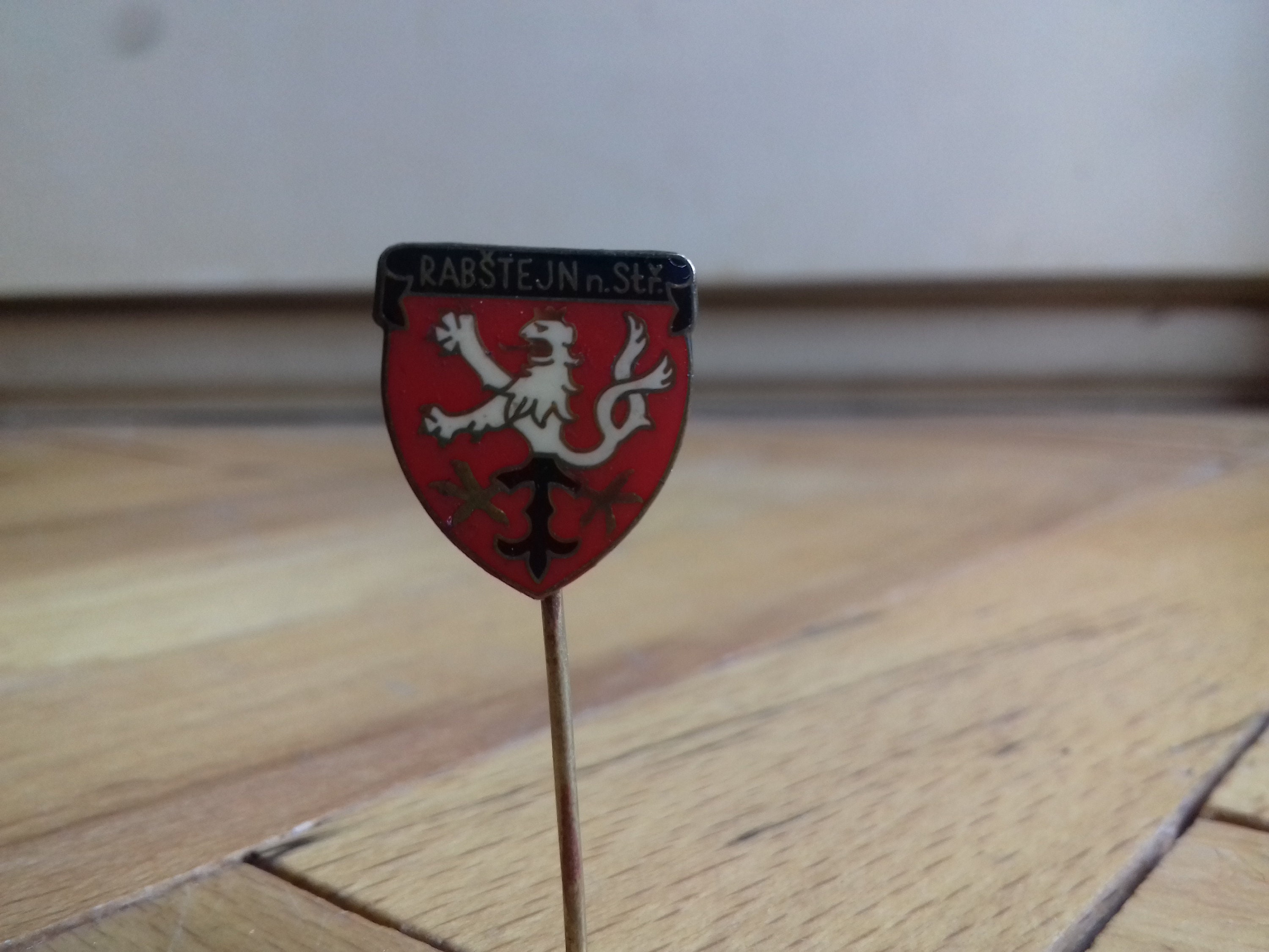 Vintage Enamel Pin Badge Coat of Arms Rabštejn Nad Střelou - Etsy