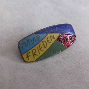 Vintage Peace Badge From 50's-Мир,peace,frieden,pace,和平-5 Different ...