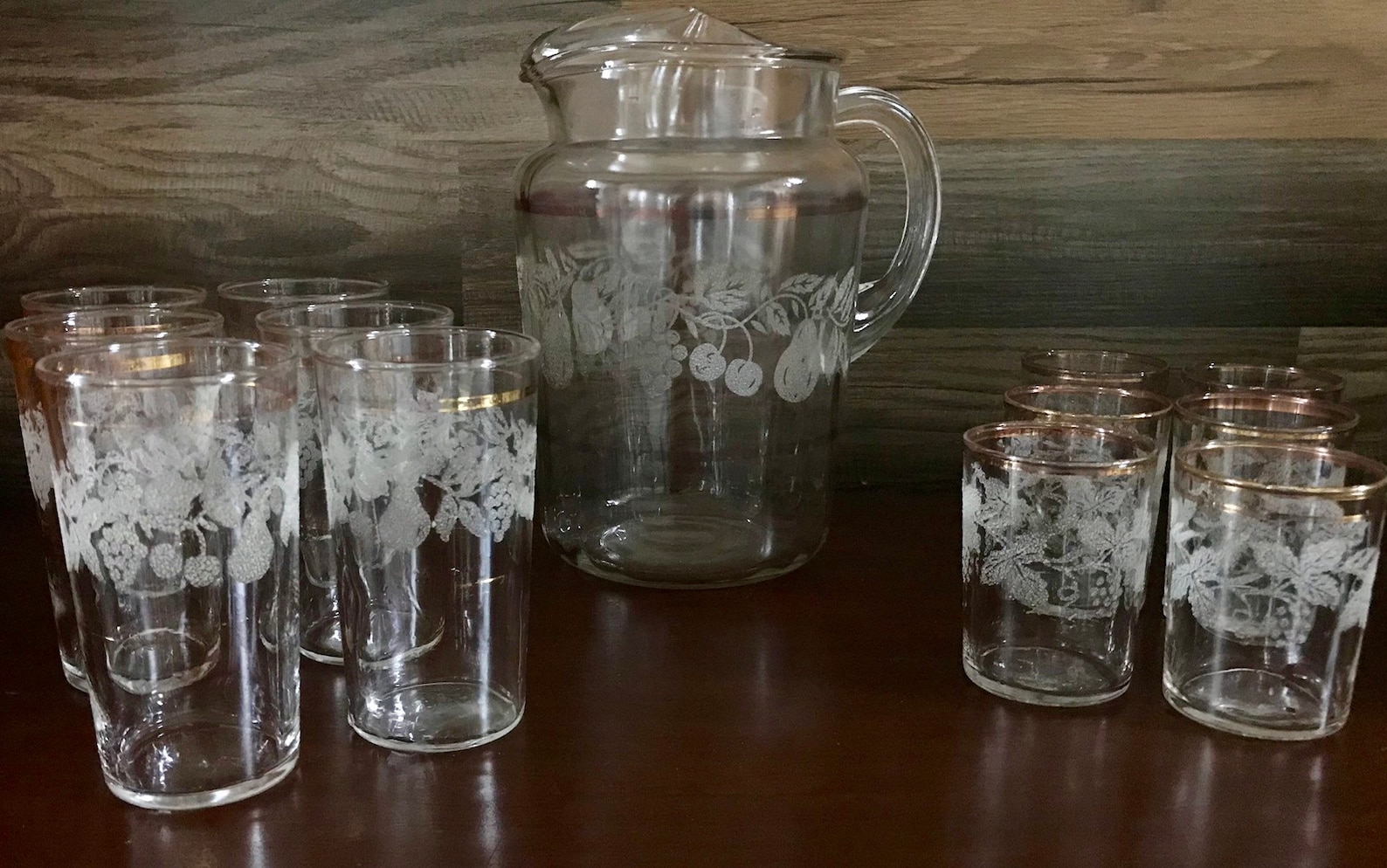 Vintage Etched Glass Pitcher With Matching Glasses/kitchen - Etsy