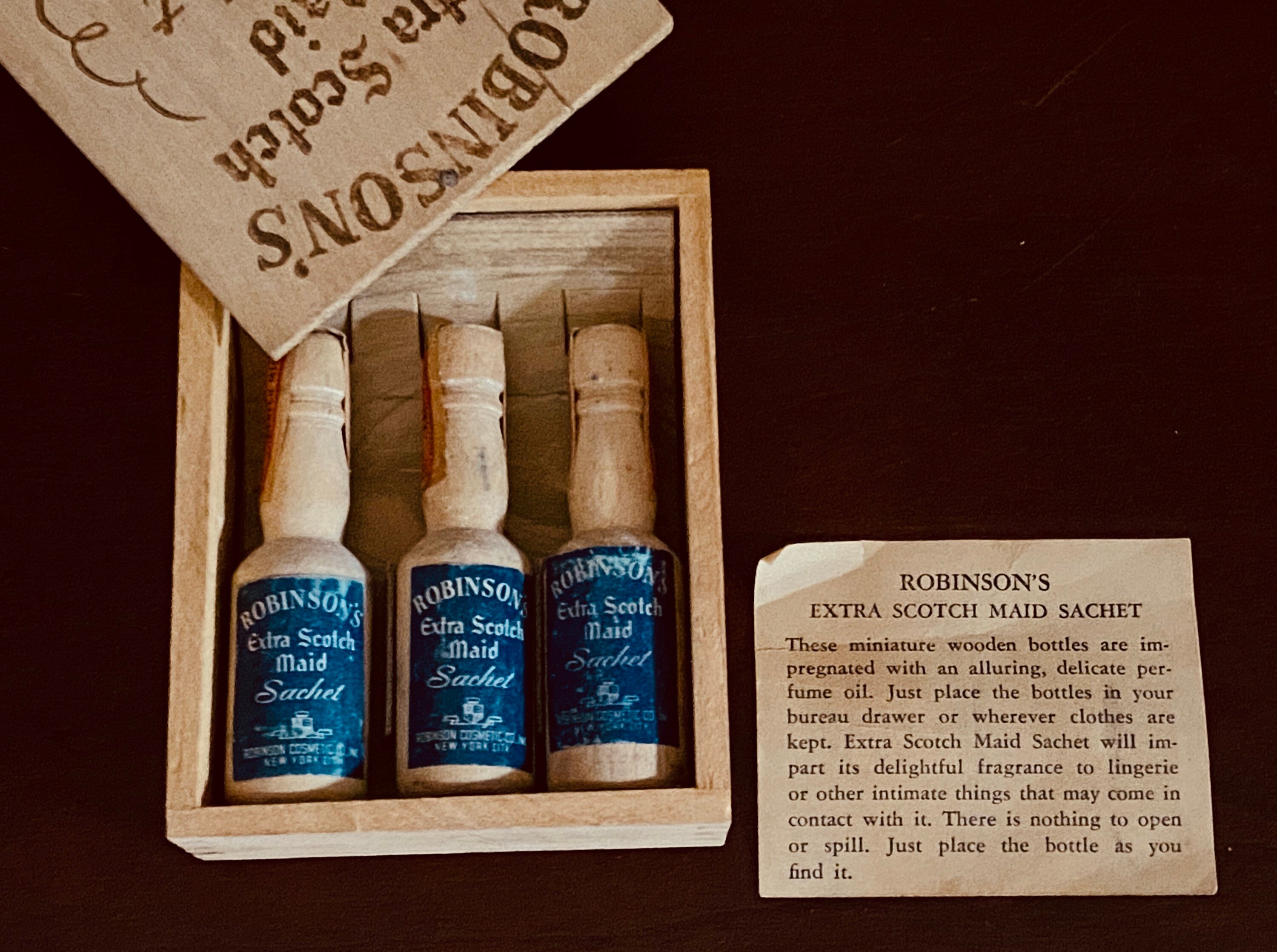 Robinson Cosmetic Co. Set of 3 Sachets 1940’s Miniature Whiskey Bottles ...