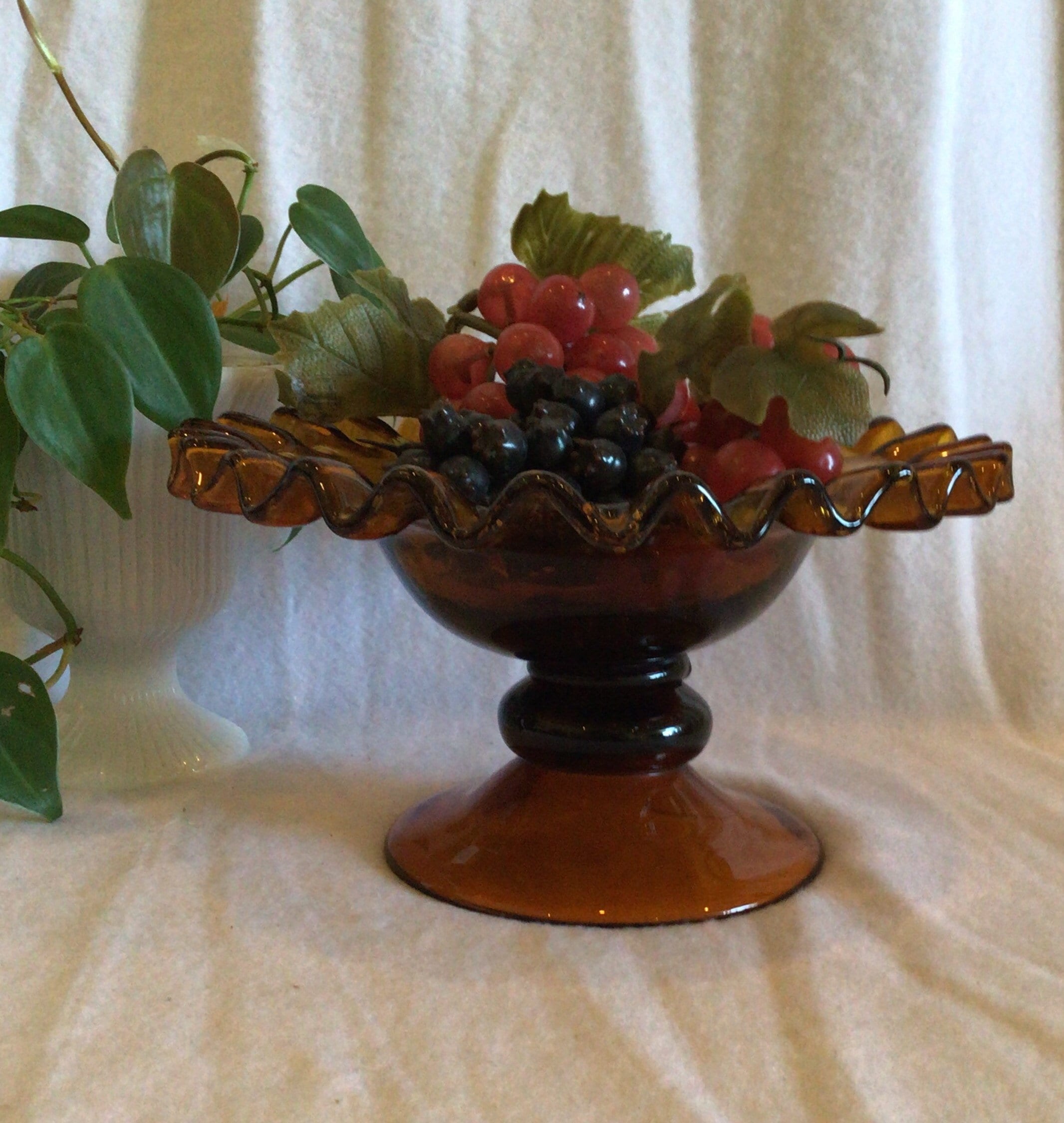 Bowl-dark Amber Fluted/ruffle Rim-pedestal-vintage - Etsy