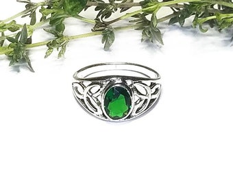 Green stone ring | Etsy