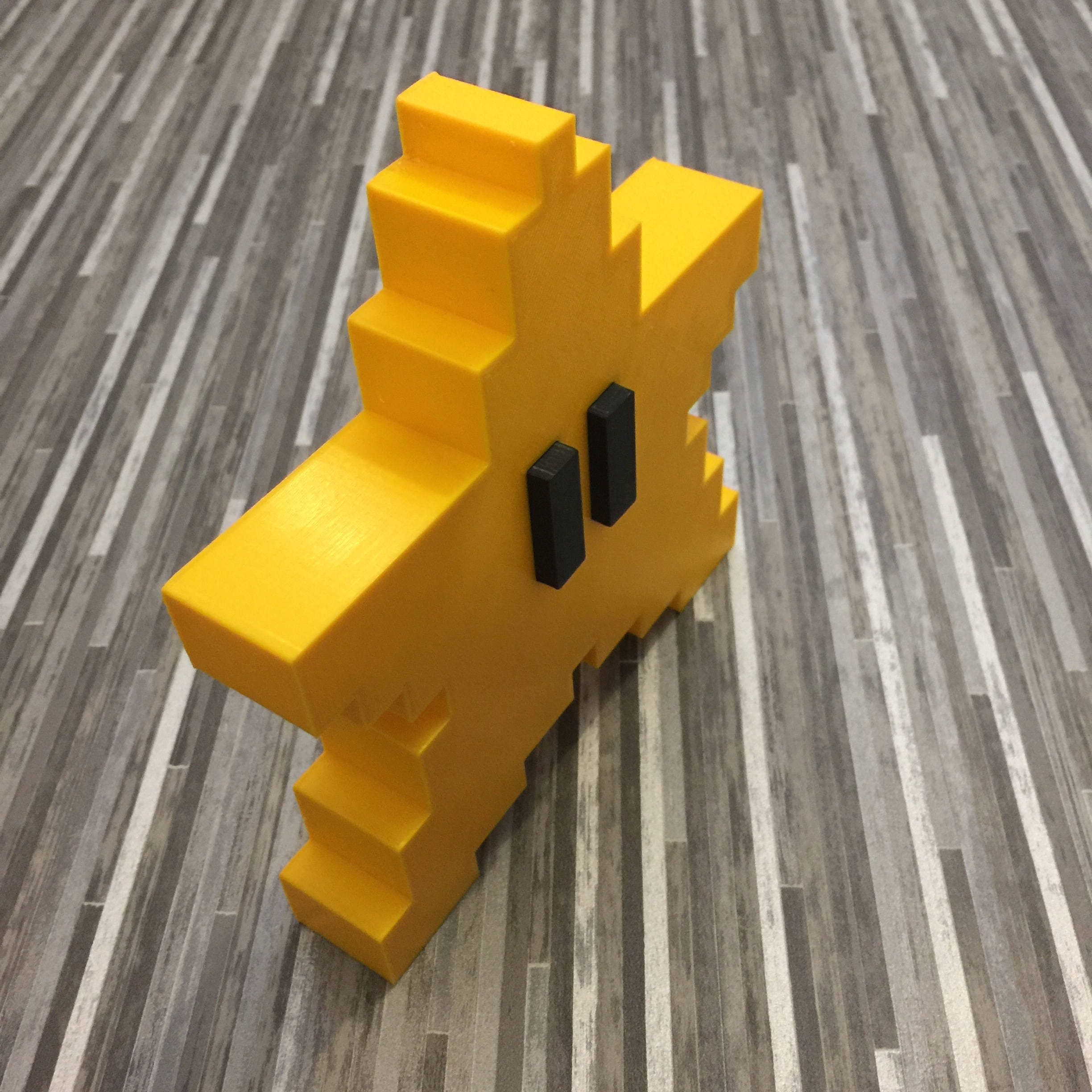 Retro Super Mario star tree topper with Hat. This 8bit | Etsy