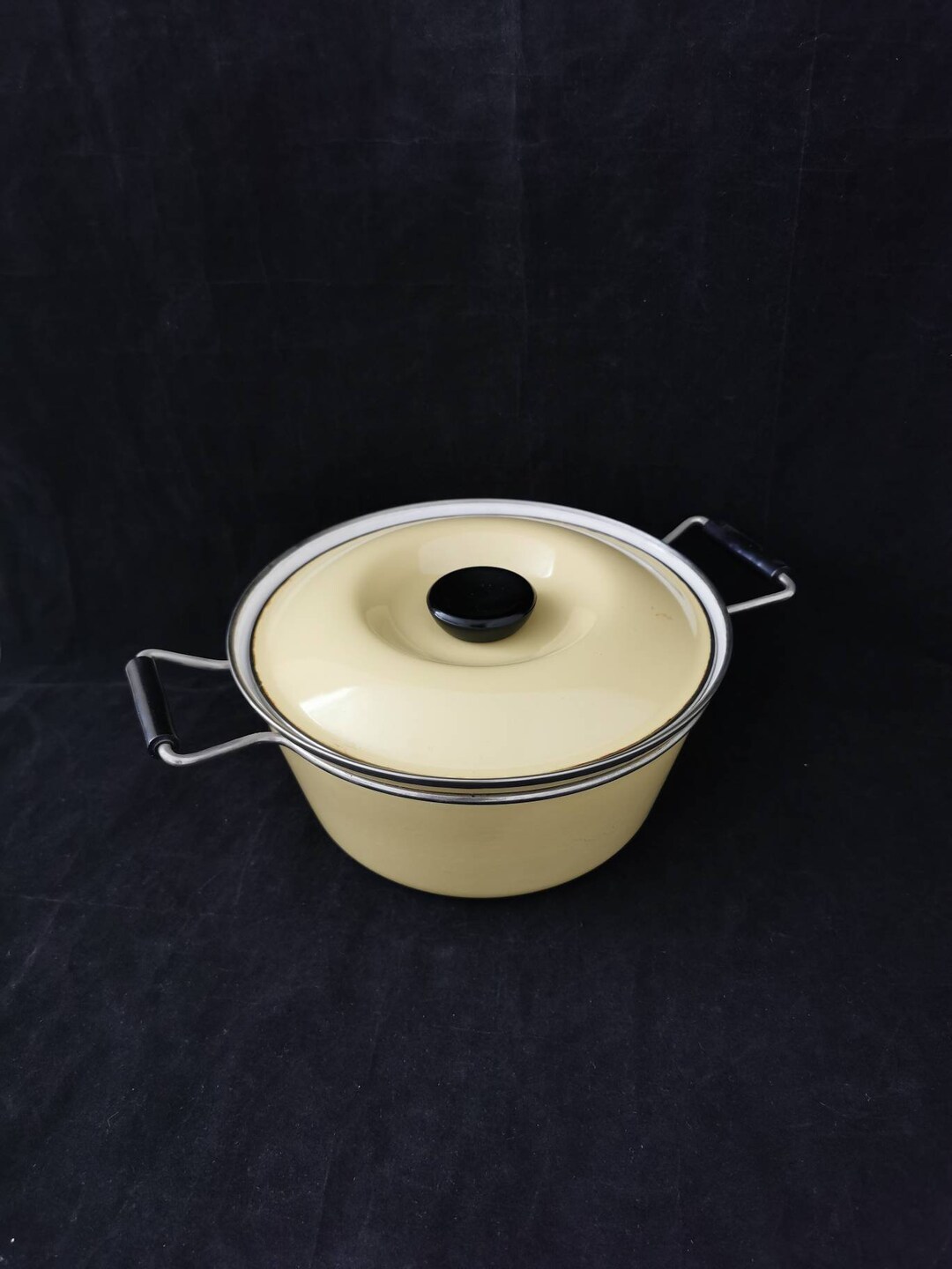 Old Pot Pastel Yellow Cooking Pot Casserole Vintage 50s 22 Cm Diameter ...