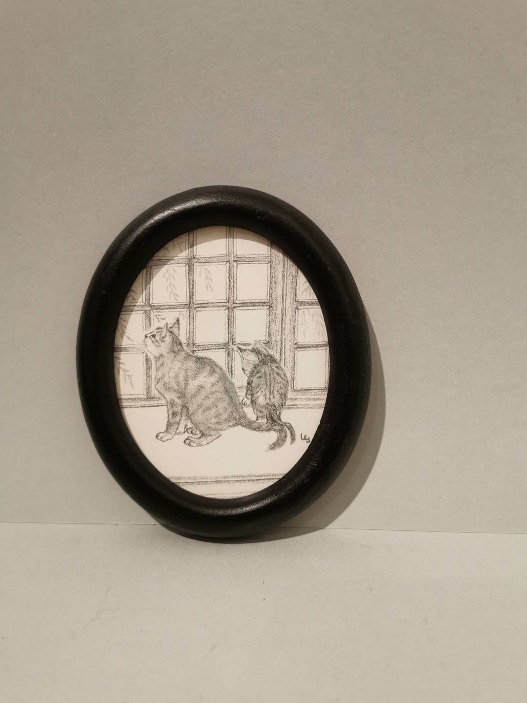 Picture Frame With Pencil Drawing Cat Antique Oval Picture Vintage ...