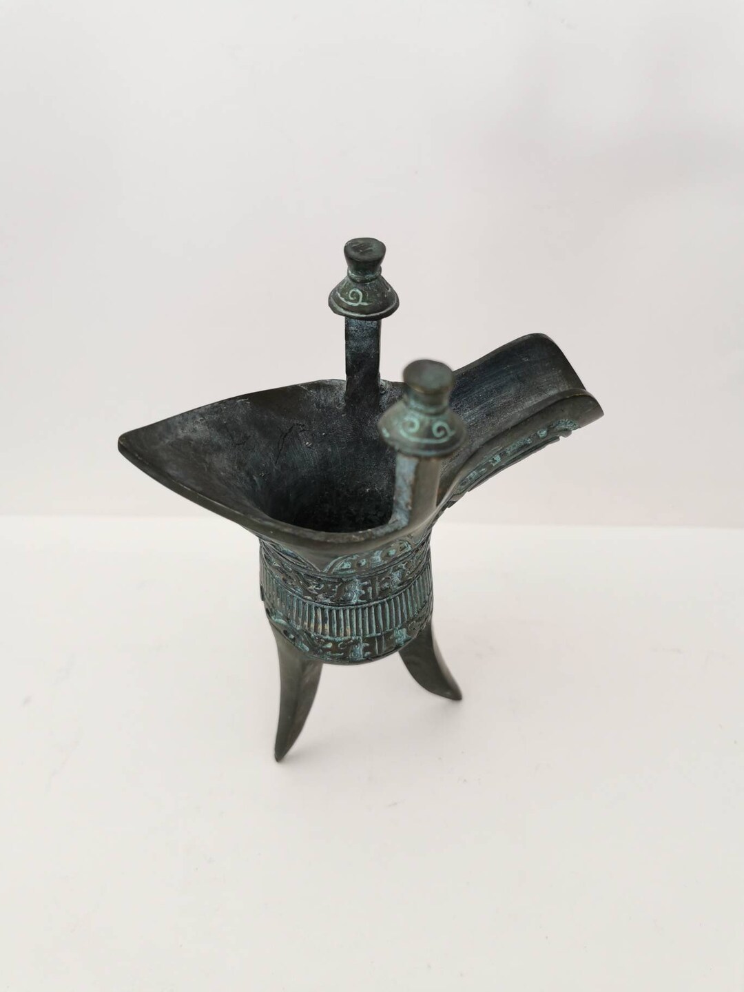 Chinese Jue Vessel Bronze Tripod Wine Goblet Ritual Brass China Vintage ...