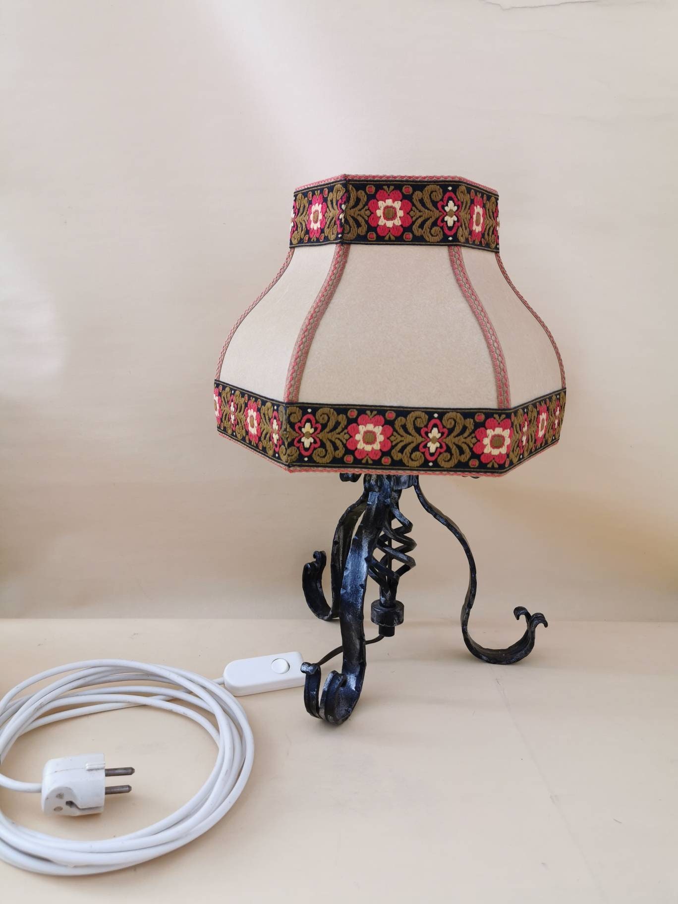 Funny Table Lamp 50s Vintage Lamp Rare Metal Base - Etsy