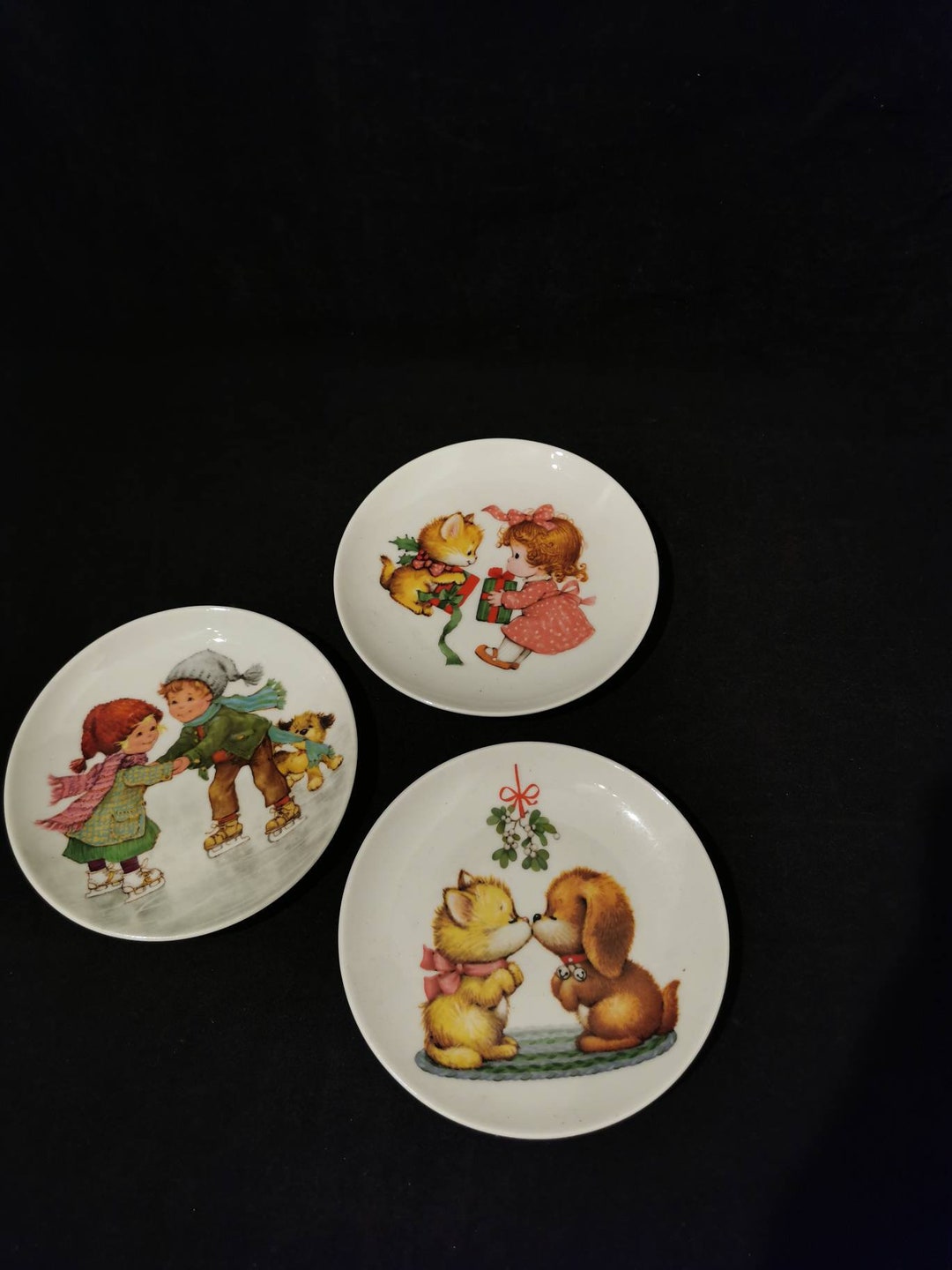3 Pieces Collectible Plates Avon 70s Christmas Girl and Kitten Plates ...