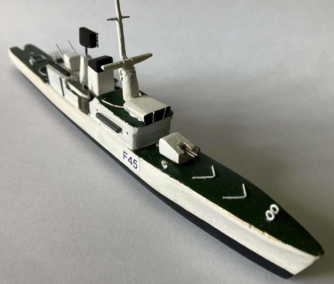 Ship Model. Leander Class Frigate HMS Minerva F45. Memorabilia. - Etsy