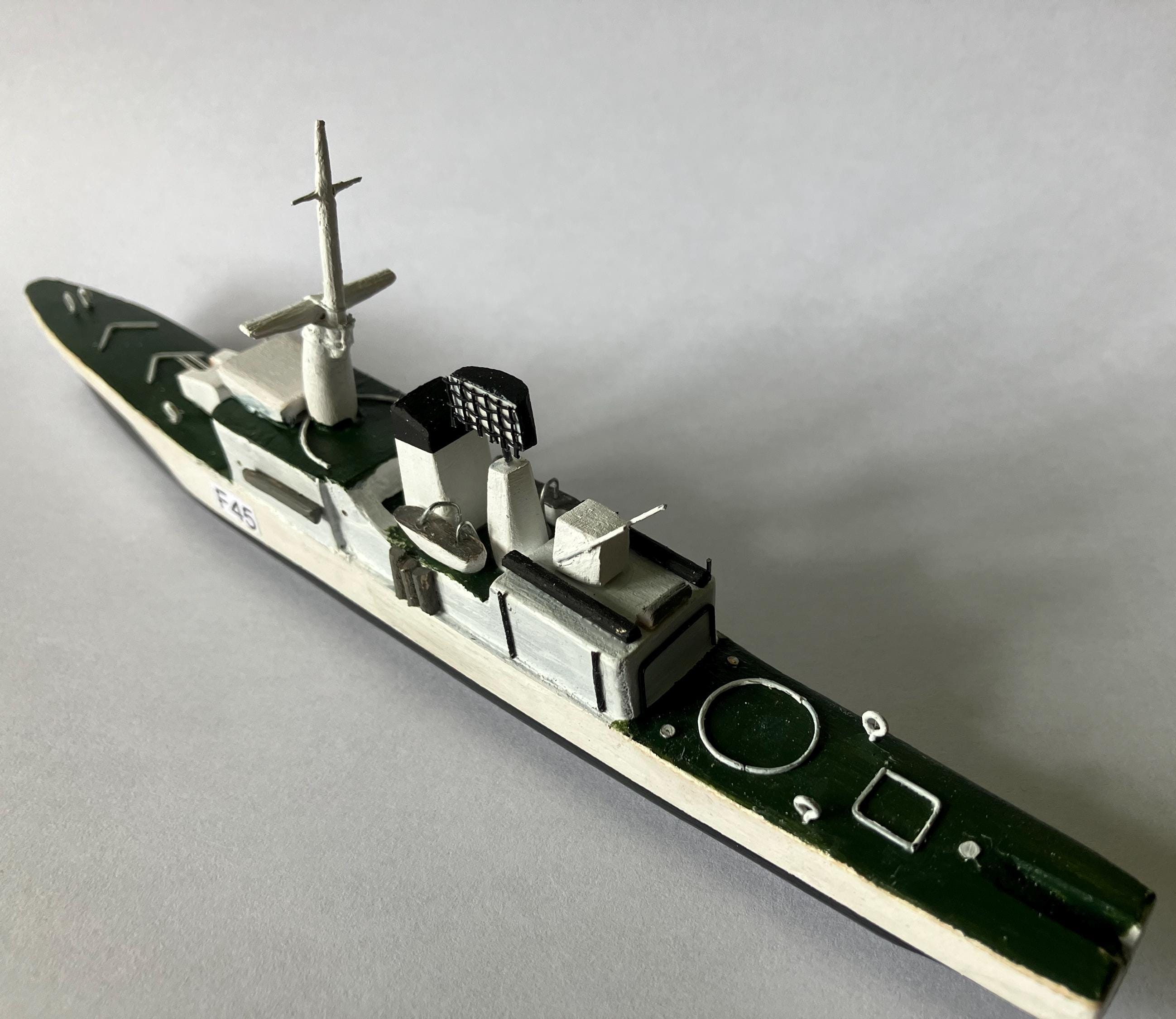 Ship Model. Leander Class Frigate HMS Minerva F45. Memorabilia. - Etsy