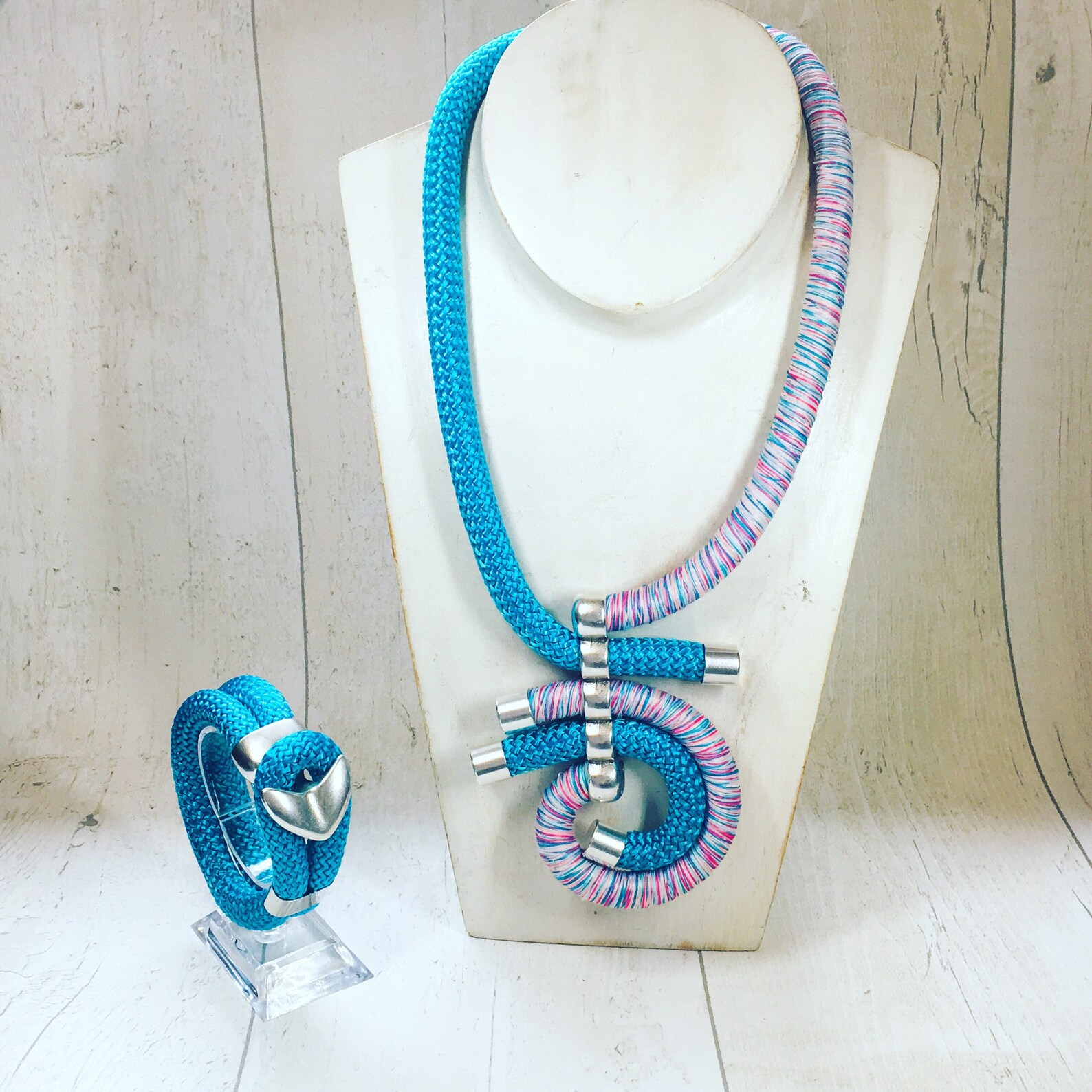 Climbing Rope Swirl Necklace - Etsy