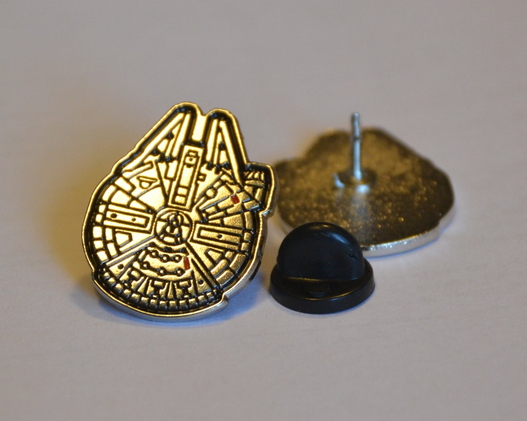 Millennium Falcon Style Pin (diameter 22mm) Star Wars Han Solo, Chewi ...