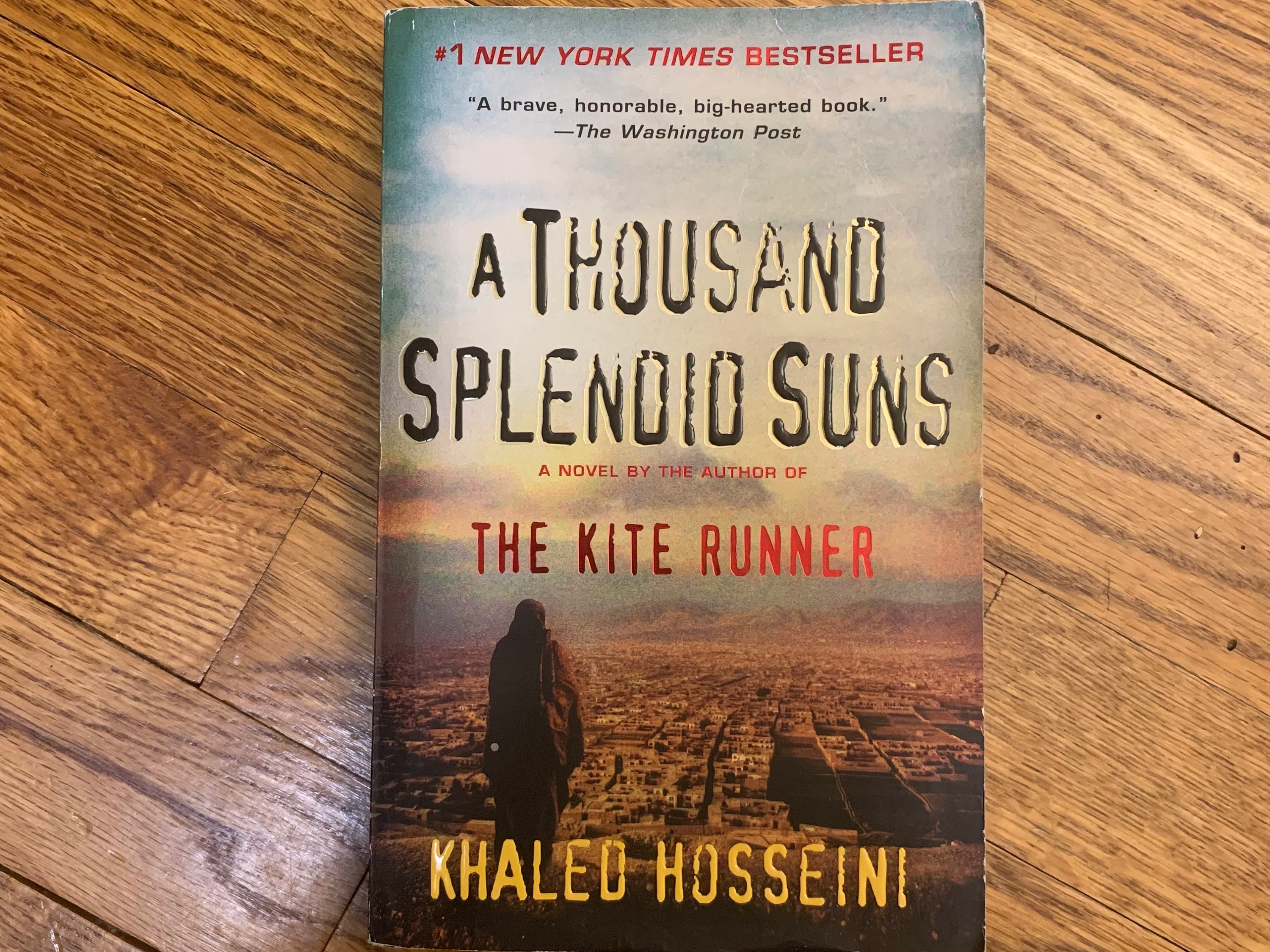 A Thousand Splendid Suns Book Cover