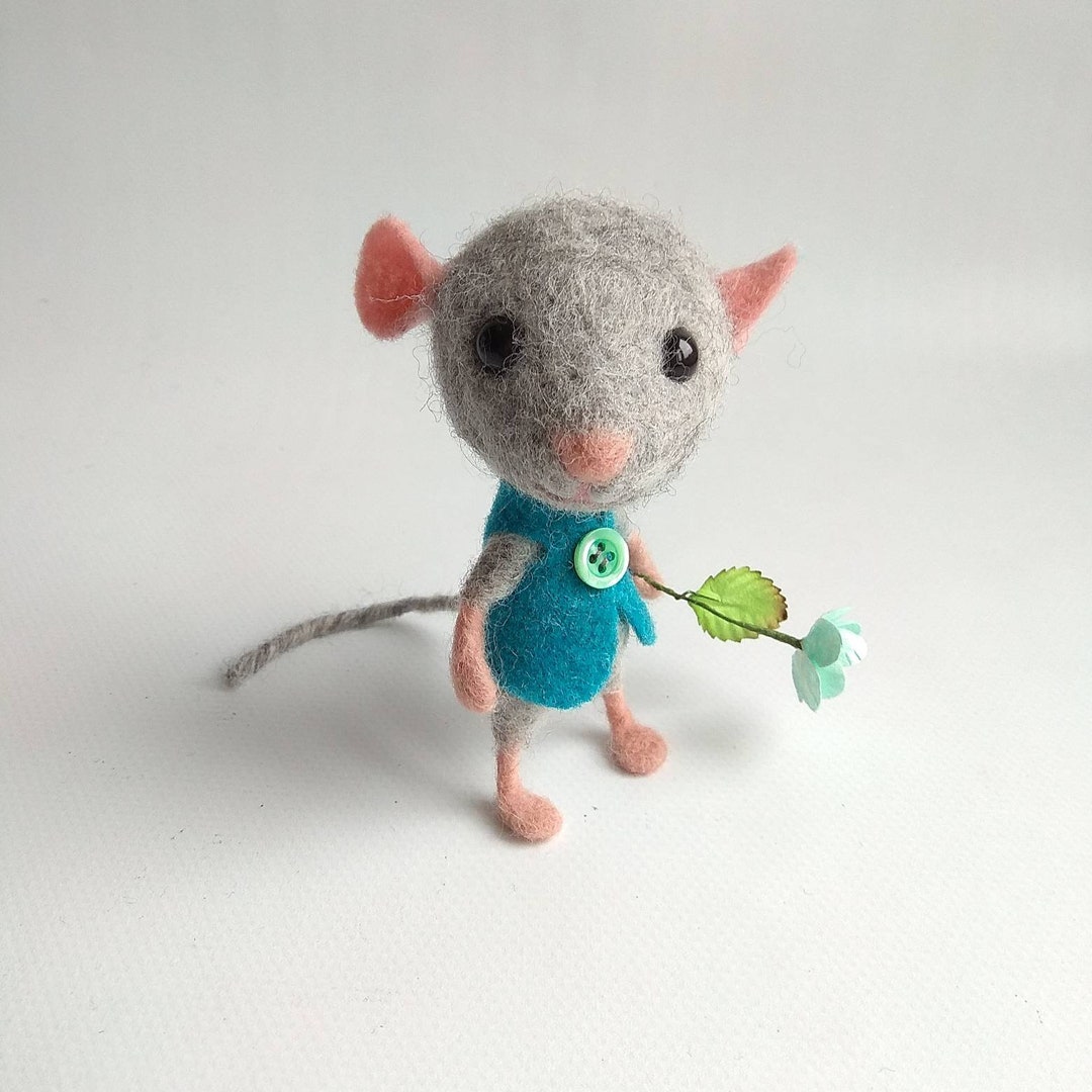Wool Mouse With Flower, Needle Felted Posable Figurine for Home ...
