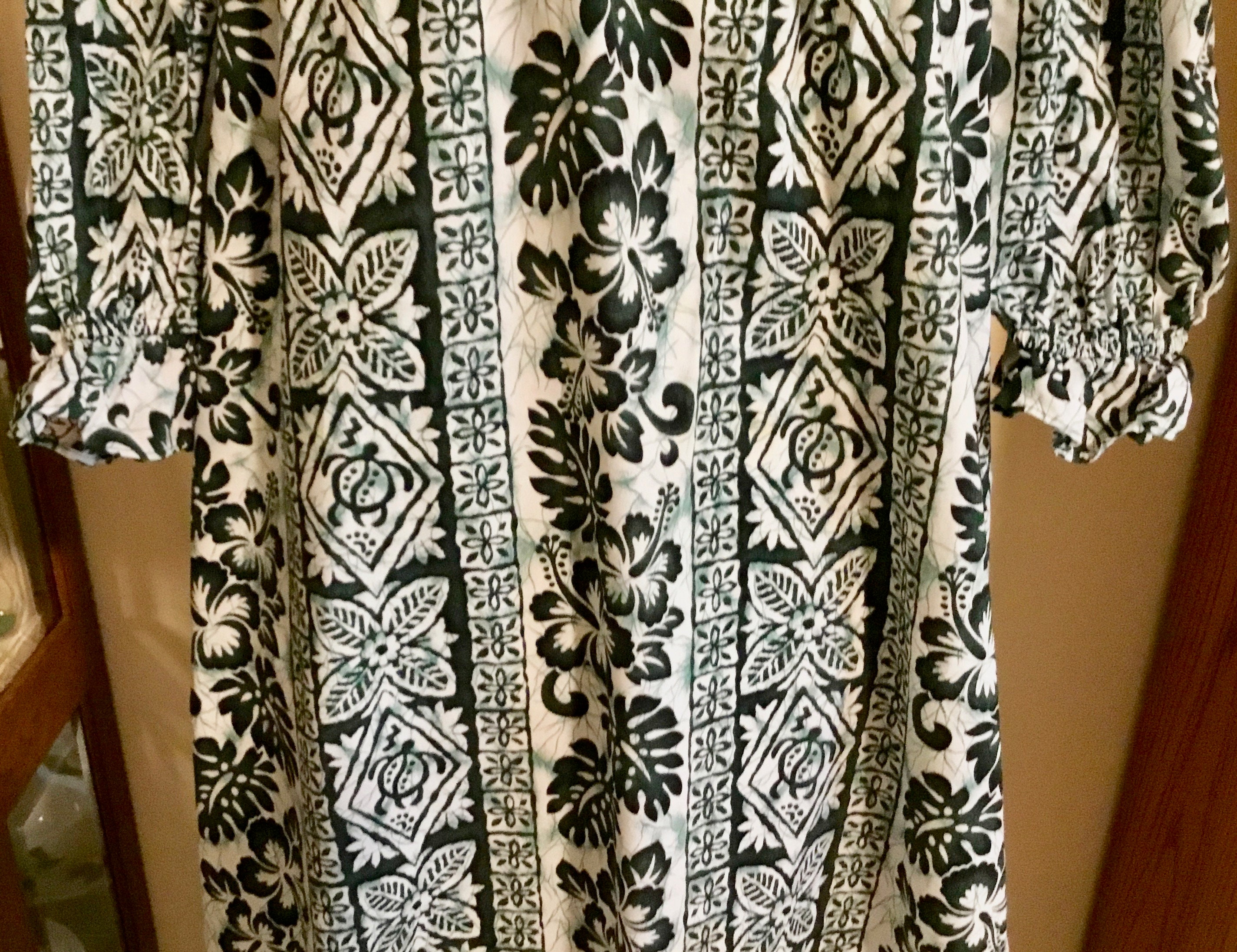 Vintage "hilo Hattie" Aloha Muumuu Dress (size M) - Floral Pattern ...