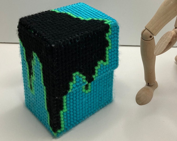 MTG Needlepoint Deck Box With Magnetic Closure, Sultai Colors - Etsy