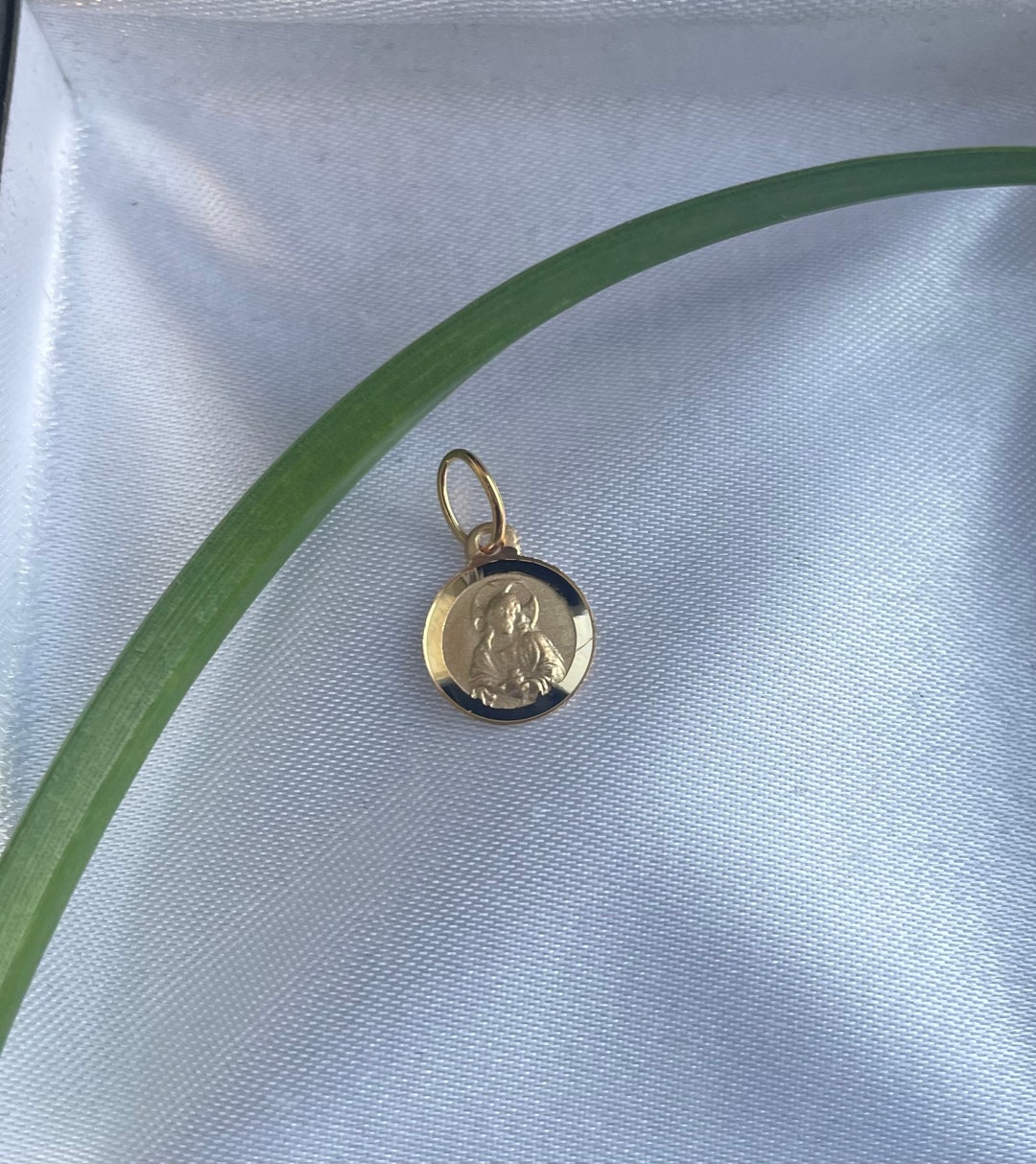 14 Kt Solid Gold Tinymedals Sacred Heart of Jesus / 14kt Solid Gold ...