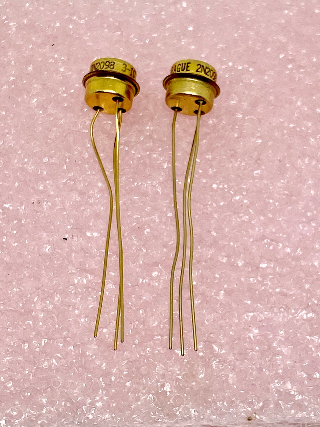 Lot of 2 Sprague 2N2098 Vintage Germanium Transistors 1960s Date Code ...