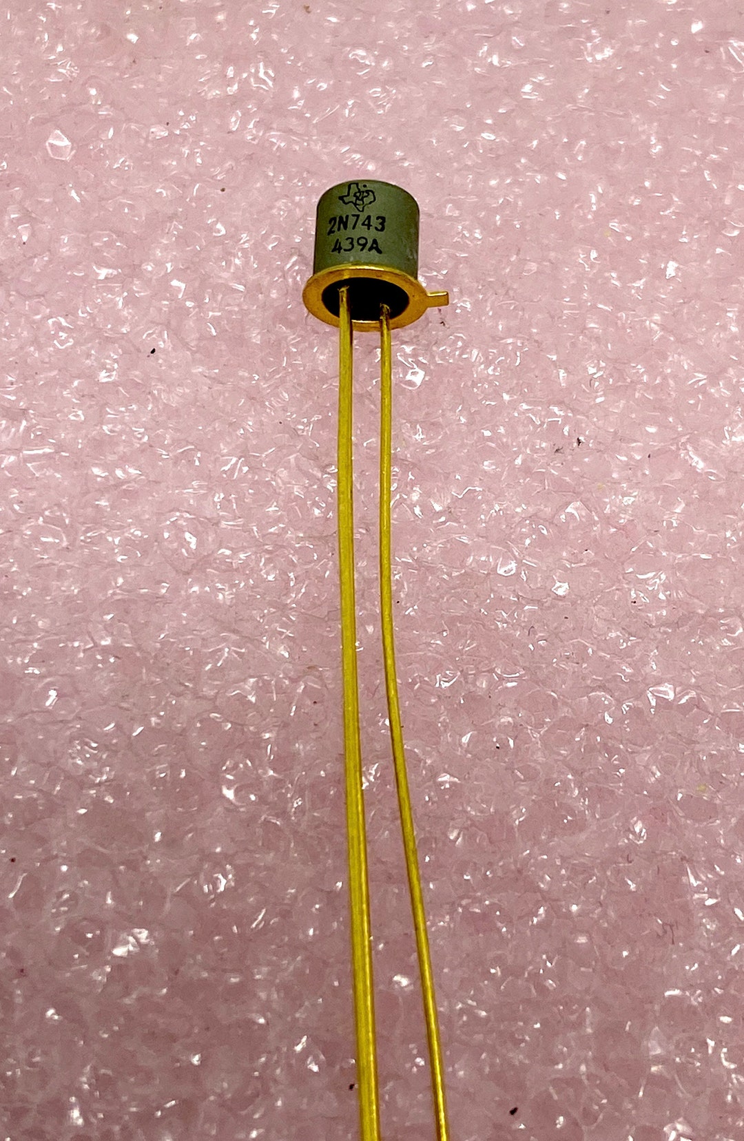 Texas Instruments 2N743 Transistor Silicon Gold Legs Silicon - Etsy