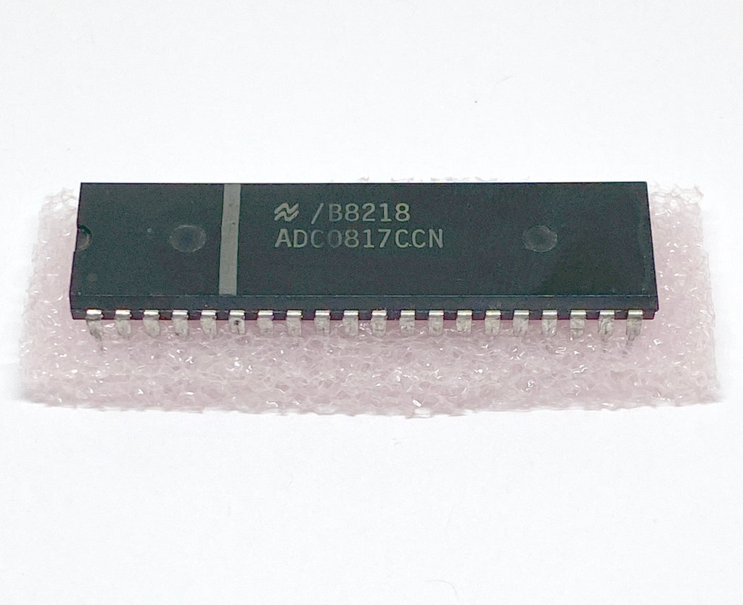 NSC ADC0817CCN 8 Bit 40 Pin 16 Input Analog to Digital Converter ...