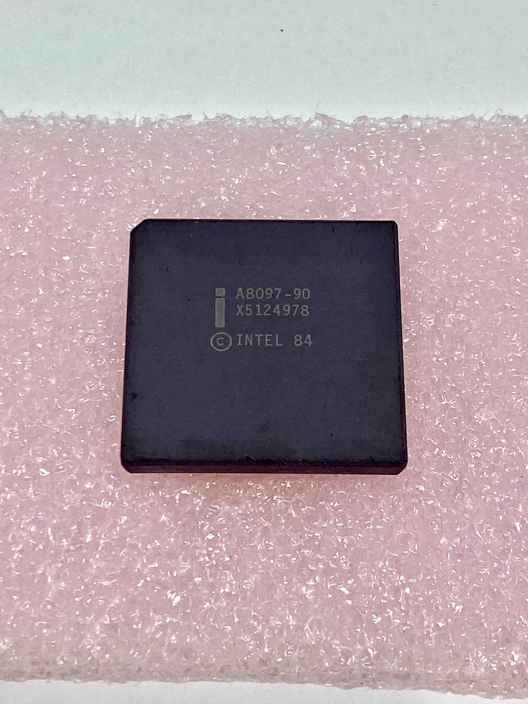 RARE A8097-90 Intel Processor MCU Gray Ceramic Gold Legs 1985 Date Code ...