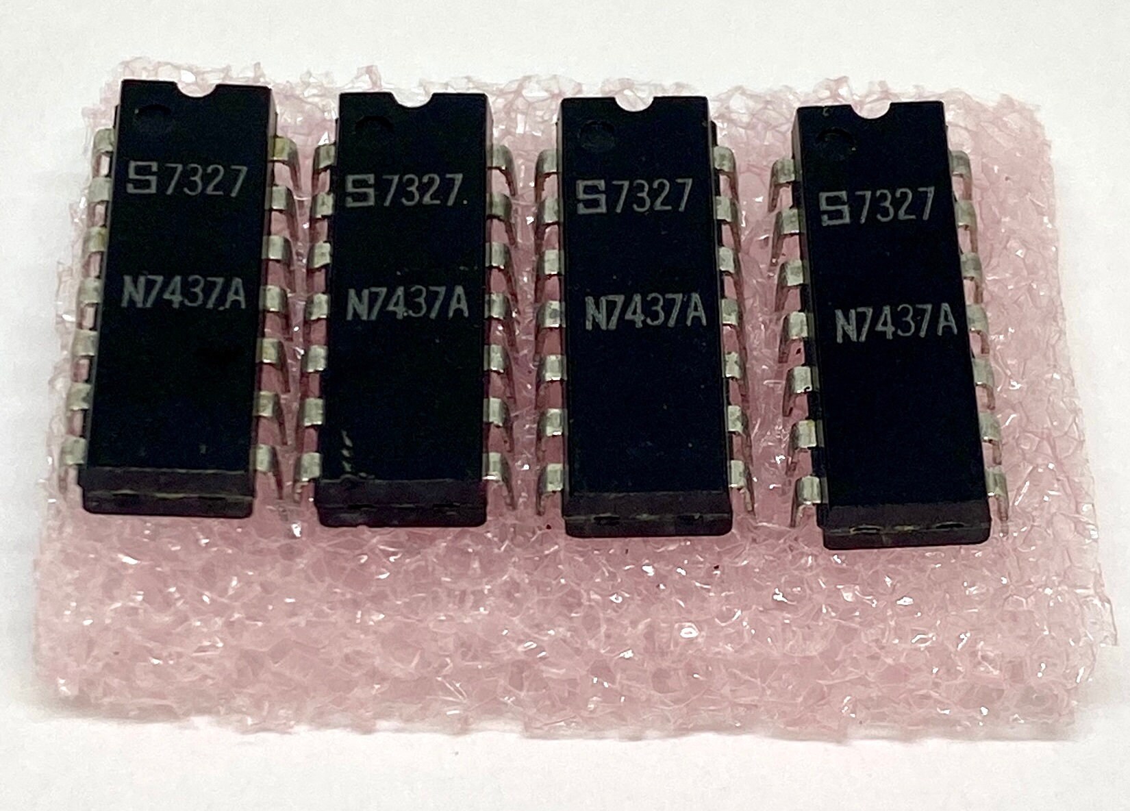 Lot of 4 Signetics N7437A Integrated Circuit Logic Gate DIP 1973 Date ...
