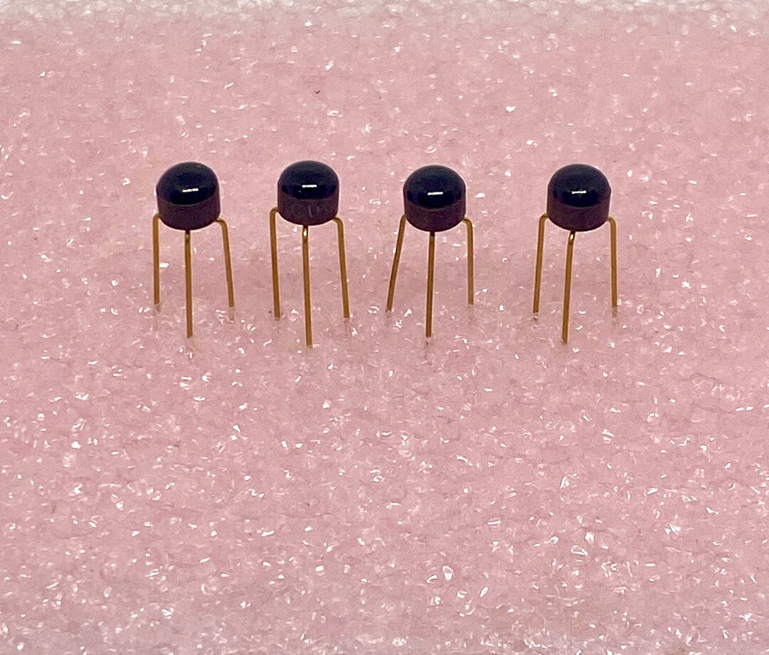 Matched Quad of Fairchild BJT PNP High HFE 120+ Vintage Epoxy ...