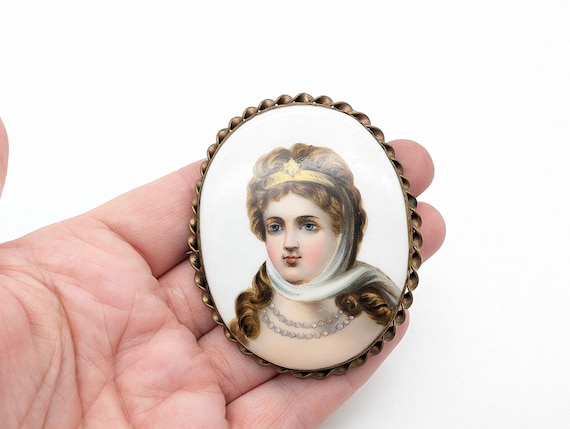 Antique Victorian Hand Painted Porcelain Cameo Brooch… - Gem