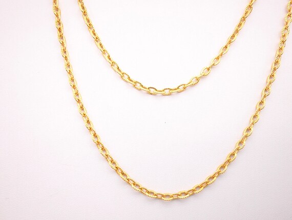 Long Vintage Avon Gold Tone Textured Cable Chain Neck… - Gem